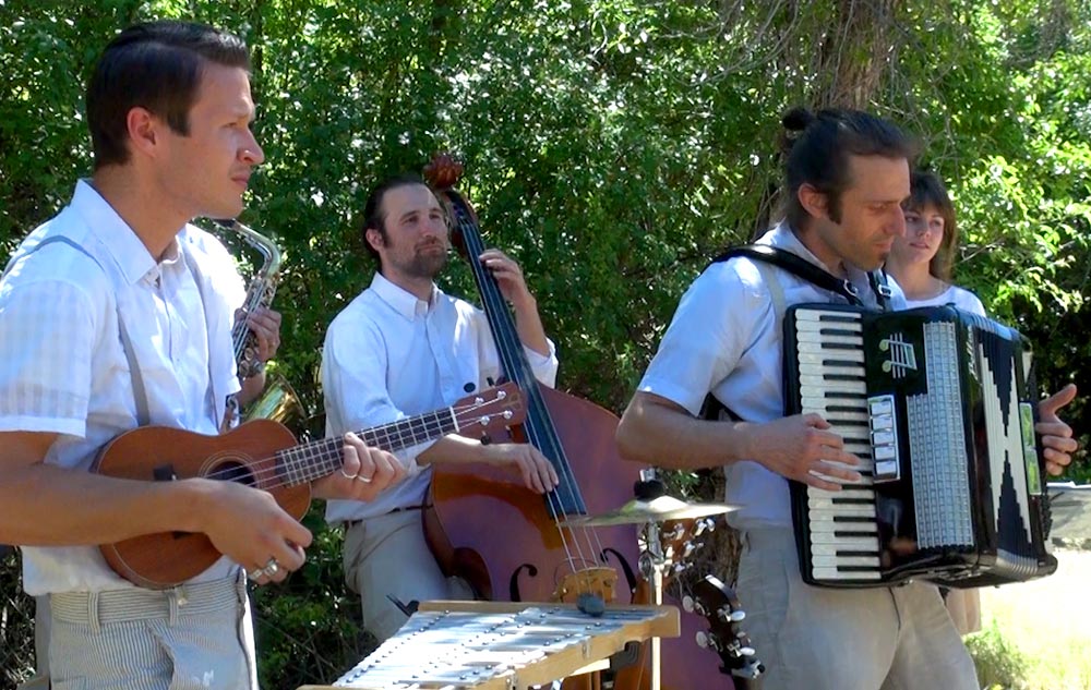 St. Bohème: Award-Winning French Music / French Folk Music