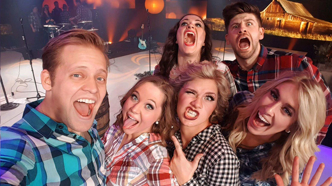 Country Line Dancers & Instructors: The Ultimate Party Highlight!