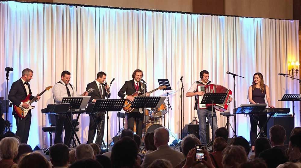 Wedding Bands That Offer the Perfect Wedding Band Song List!